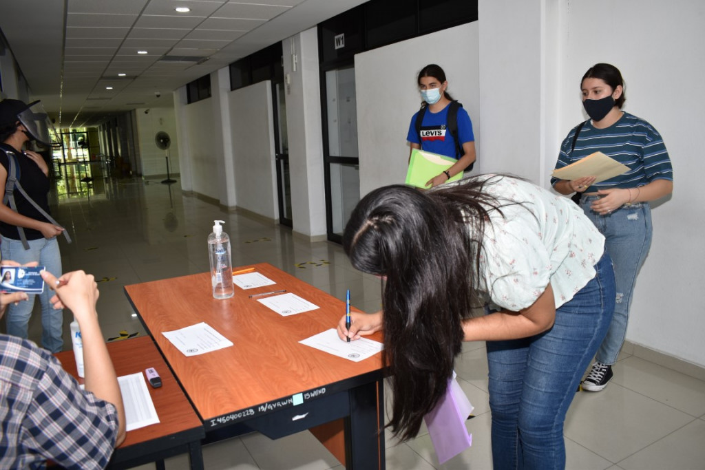 Opinan estudiantes