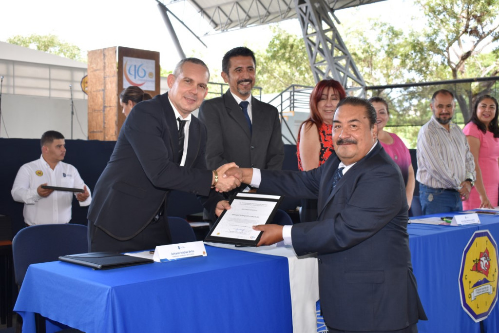 En emotiva ceremonia celebra la comunidad tecnológica 46 Aniversario ...