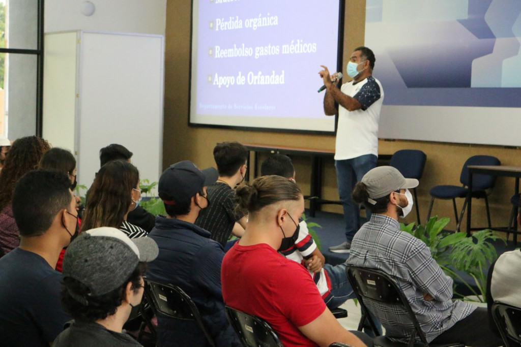 Los cursos fueron impartidos por grupos de carreras, en diversos ...