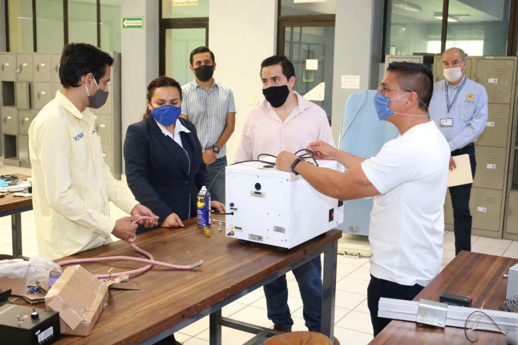 En el acto de entrega de los esterilizadores, estuvieron presentes, por ...